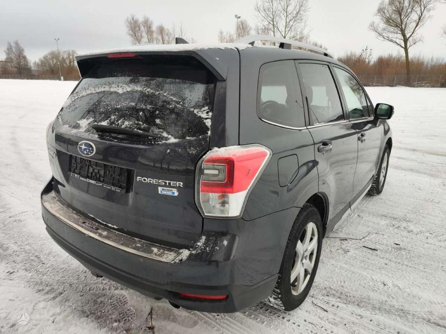 Grey Subaru Forester 2016 in Marijampole, with an engine capacity of 2.00 L and mileage of 184 thousand km for 10200 €, photo 4 on AUTOMOTO.COM.LV