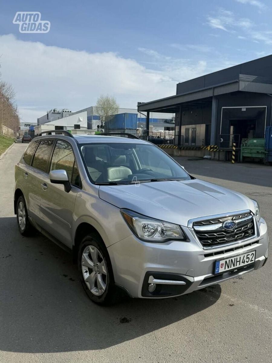 Grey Subaru Forester 2016 in Siauliai, with an engine capacity of 2.50 L and mileage of 244 thousand km for 11800 €, photo 6 on AUTOMOTO.COM.LV