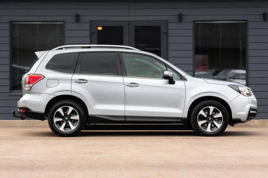 Grey Subaru Forester 2016 in Jelgava, with an engine capacity of 2.00 L and mileage of 150 thousand km for 14350 €, photo 7 on AUTOMOTO.COM.LV