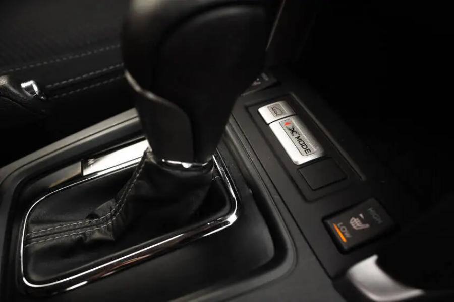Grey Subaru Forester 2016 in Jelgava, with an engine capacity of 2.00 L and mileage of 150 thousand km for 14350 €, photo 17 on AUTOMOTO.COM.LV