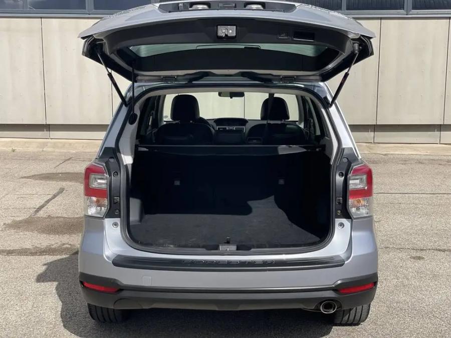 Pelēks Subaru Forester 2016 Sigulda, ar dzinēja tilpumu 2.00 L un nobraukumu 211 tūkst. km par 8990 €, foto 10 vietnē AUTOMOTO.COM.LV