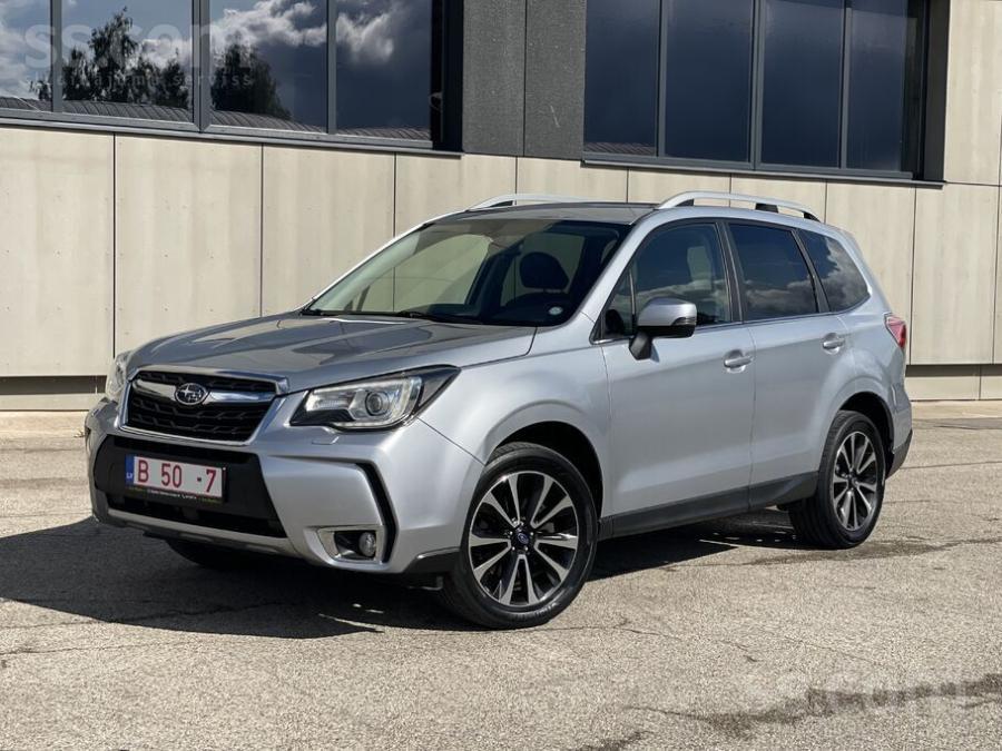 Grey Subaru Forester 2016 in Riga, with an engine capacity of 2.00 L and mileage of 211 thousand km for 8990 €, photo 1 on AUTOMOTO.COM.LV
