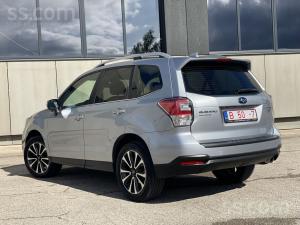 Grey Subaru Forester 2016 in Riga, with an engine capacity of 2.00 L and mileage of 211 thousand km for 8990 €, photo 3 on AUTOMOTO.COM.LV