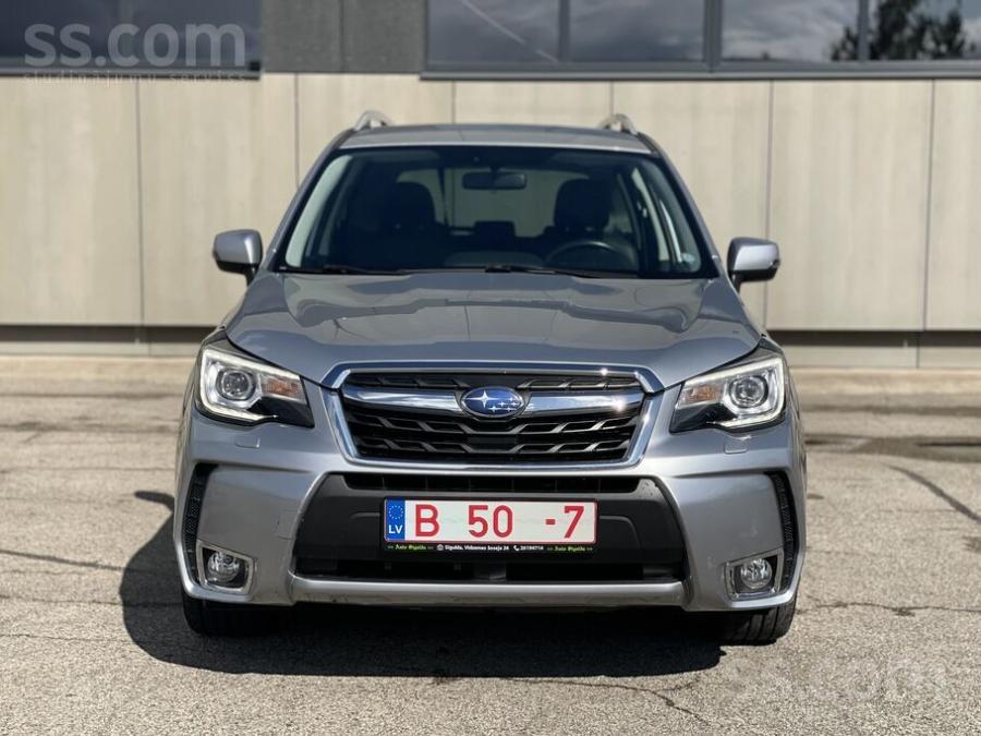 Grey Subaru Forester 2016 in Riga, with an engine capacity of 2.00 L and mileage of 211 thousand km for 8990 €, photo 4 on AUTOMOTO.COM.LV