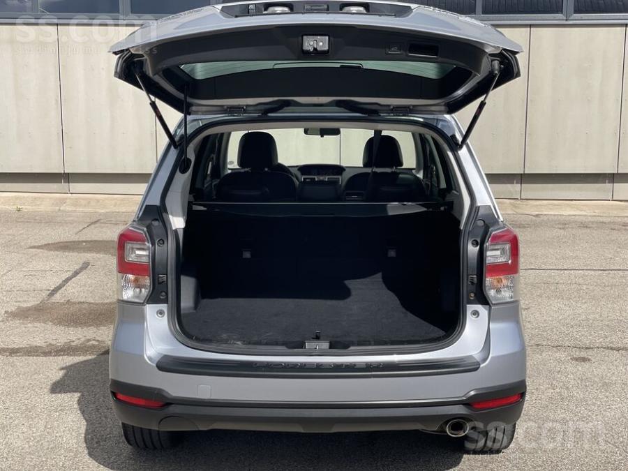 Grey Subaru Forester 2016 in Riga, with an engine capacity of 2.00 L and mileage of 211 thousand km for 8990 €, photo 10 on AUTOMOTO.COM.LV