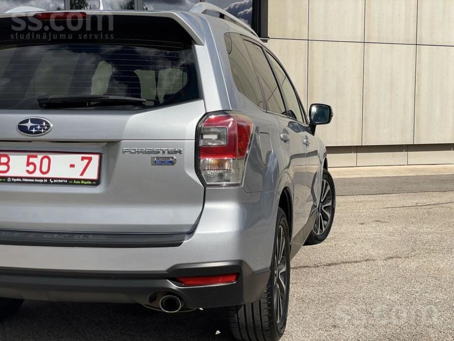 Grey Subaru Forester 2016 in Riga, with an engine capacity of 2.00 L and mileage of 211 thousand km for 8990 €, photo 12 on AUTOMOTO.COM.LV