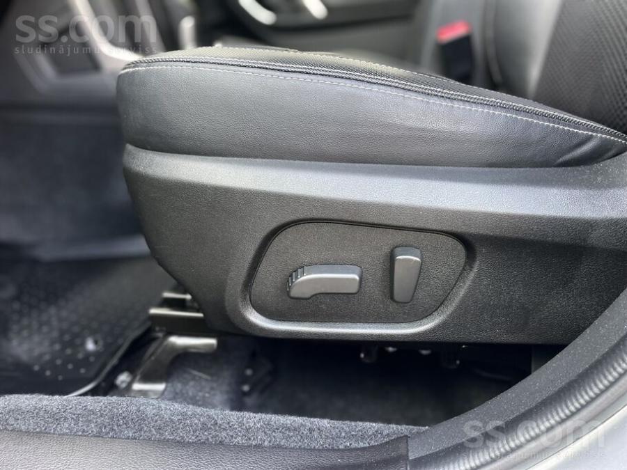 Grey Subaru Forester 2016 in Riga, with an engine capacity of 2.00 L and mileage of 211 thousand km for 8990 €, photo 19 on AUTOMOTO.COM.LV