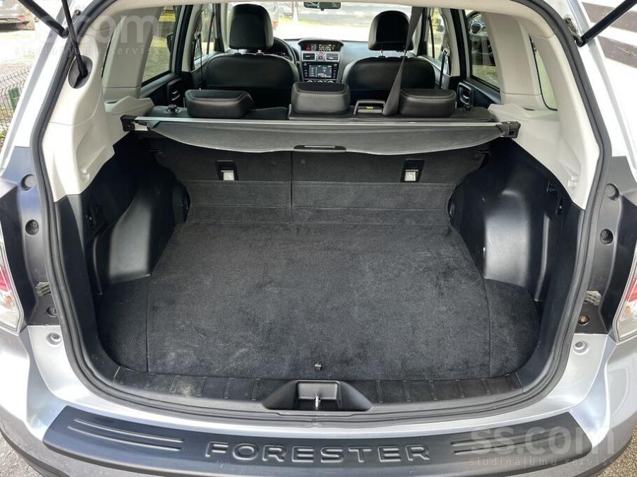 Grey Subaru Forester 2016 in Riga, with an engine capacity of 2.00 L and mileage of 211 thousand km for 8990 €, photo 27 on AUTOMOTO.COM.LV