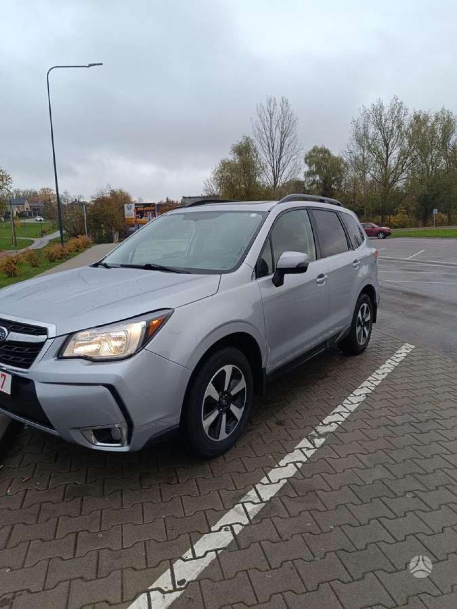 Grey Subaru Forester 2017 in Siauliai, with an engine capacity of 2.50 L and mileage of 33 thousand km for 14200 €, photo 6 on AUTOMOTO.COM.LV