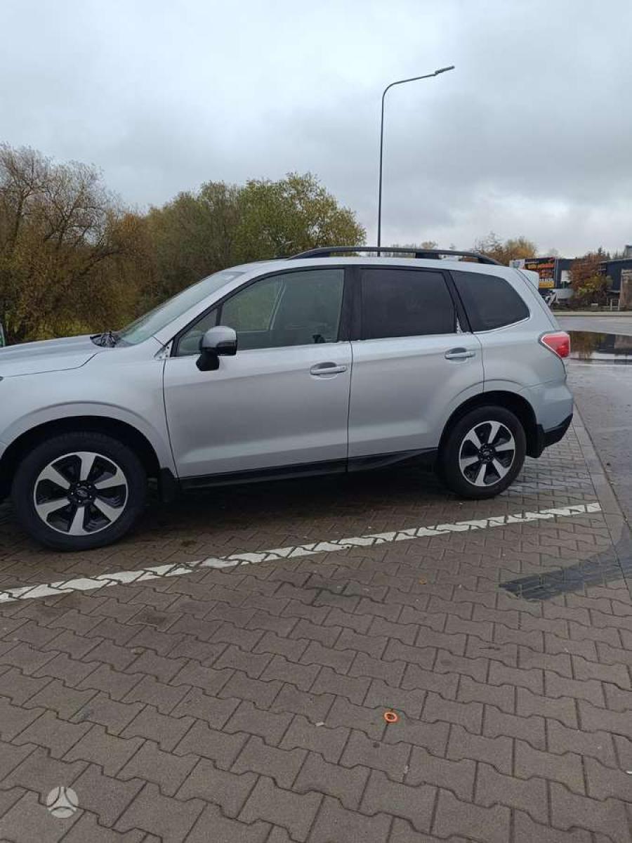 Grey Subaru Forester 2017 in Siauliai, with an engine capacity of 2.50 L and mileage of 33 thousand km for 14200 €, photo 11 on AUTOMOTO.COM.LV