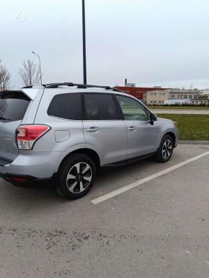 Grey Subaru Forester 2017 in Siauliai, with an engine capacity of 2.50 L and mileage of 33 thousand km for 14200 €, photo 16 on AUTOMOTO.COM.LV