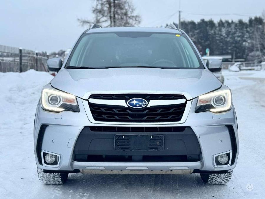 Grey Subaru Forester 2017 in Vilnius, with an engine capacity of 2.00 L and mileage of 207 thousand km for 9950 €, photo 2 on AUTOMOTO.COM.LV