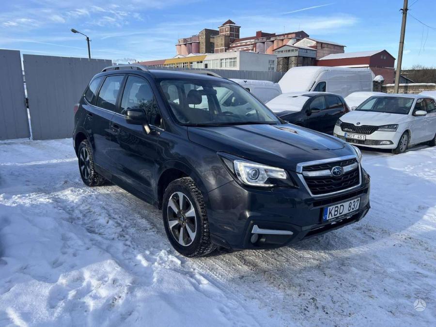 Pelēks Subaru Forester 2017 Kauņa, ar dzinēja tilpumu 2.00 L un nobraukumu 134 tūkst. km par 7900 €, foto 1 vietnē AUTOMOTO.COM.LV
