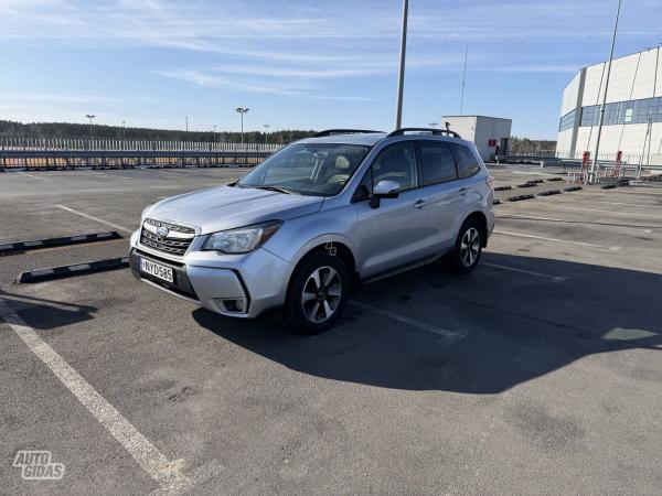 Grey Subaru Forester 2017 in Vilnius, with an engine capacity of 2.50 L and mileage of 241 thousand km for 10500 €, photo 4 on AUTOMOTO.COM.LV