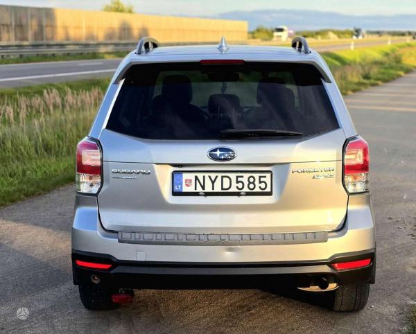 Grey Subaru Forester 2017 in Siauliai, with an engine capacity of 2.50 L and mileage of 240 thousand km for 9750 €, photo 6 on AUTOMOTO.COM.LV