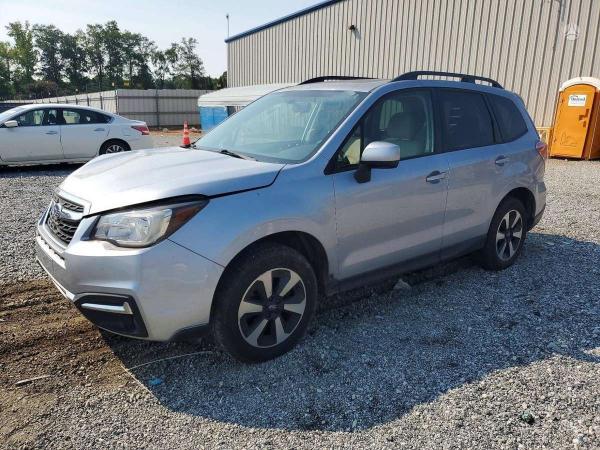 Grey Subaru Forester 2017 in Alytus, with an engine capacity of 2.50 L and mileage of 217 thousand km for 4600 €, photo 1 on AUTOMOTO.COM.LV