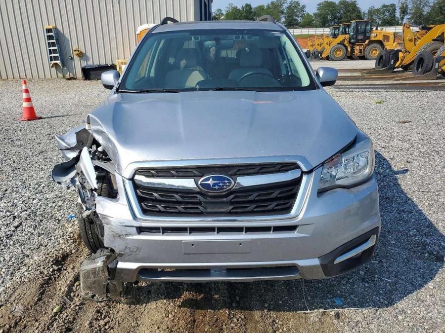 Grey Subaru Forester 2017 in Alytus, with an engine capacity of 2.50 L and mileage of 217 thousand km for 4600 €, photo 6 on AUTOMOTO.COM.LV