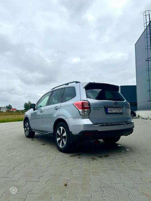 Pelēks Subaru Forester 2017 Šauļi, ar dzinēja tilpumu 2.50 L un nobraukumu 219 tūkst. km par 11250 €, foto 5 vietnē AUTOMOTO.COM.LV