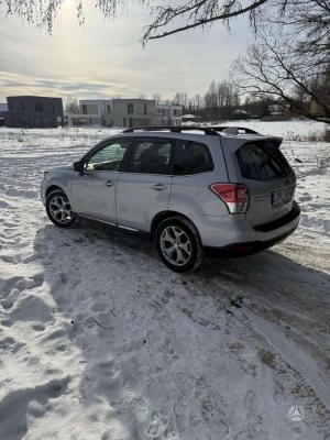 Grey Subaru Forester 2018 in Vilnius, with an engine capacity of 2.50 L and mileage of 54 thousand km for 14900 €, photo 3 on AUTOMOTO.COM.LV