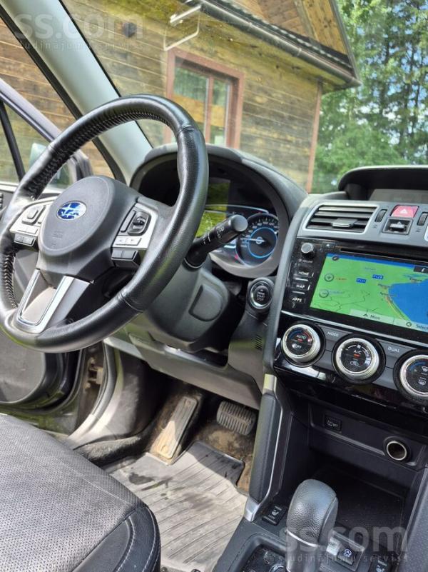 Grey Subaru Forester 2018 in Tukums, with an engine capacity of 2.00 L and mileage of 104 thousand km for 17100 €, photo 4 on AUTOMOTO.COM.LV