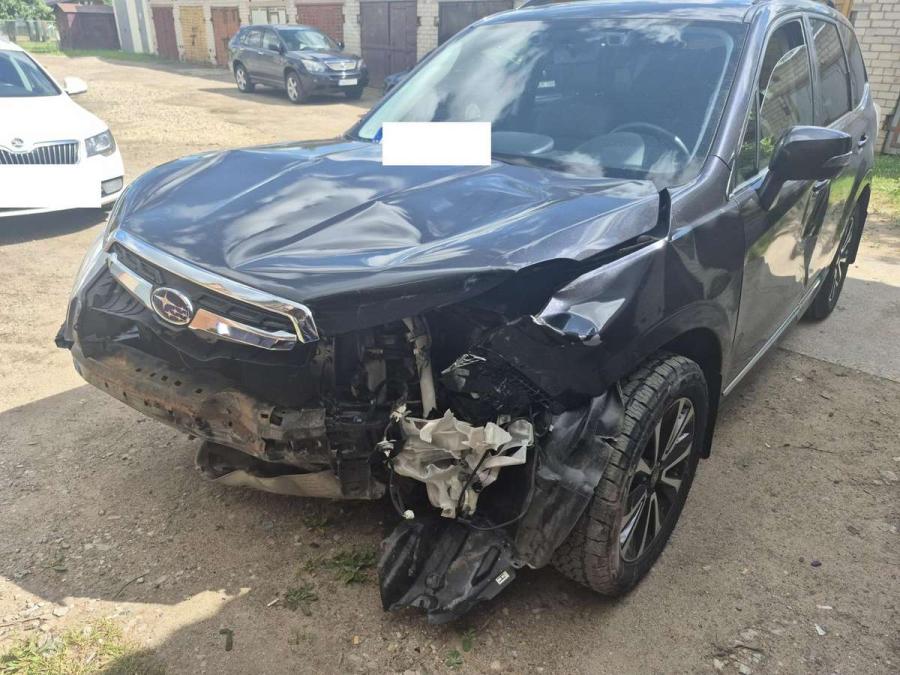 Pelēks Subaru Forester 2018 Viļņa, ar dzinēja tilpumu 2.00 L un nobraukumu 82 tūkst. km par 6500 €, foto 3 vietnē AUTOMOTO.COM.LV