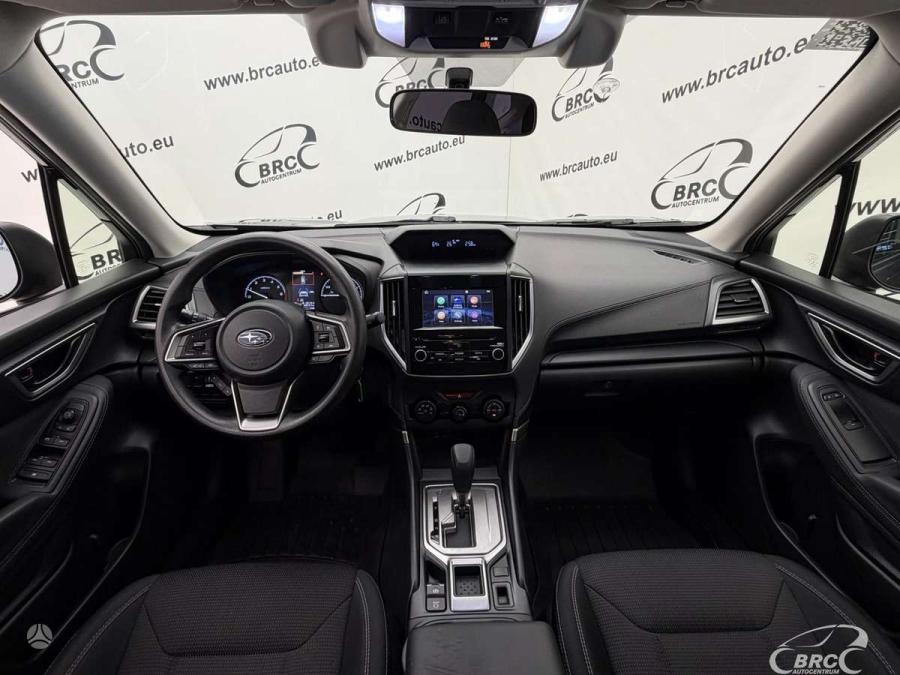 Grey Subaru Forester 2019 in Vilnius, with an engine capacity of 2.50 L and mileage of 151 thousand km for 14500 €, photo 5 on AUTOMOTO.COM.LV