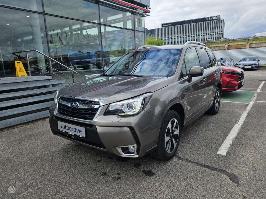 Grey Subaru Forester 2019 in Vilnius, with an engine capacity of 2.00 L and mileage of 133 thousand km for 20590 €, photo 1 on AUTOMOTO.COM.LV