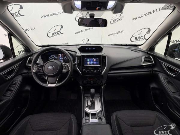 Grey Subaru Forester 2019 in Vilnius, with an engine capacity of 2.50 L and mileage of 151 thousand km for 13900 €, photo 4 on AUTOMOTO.COM.LV