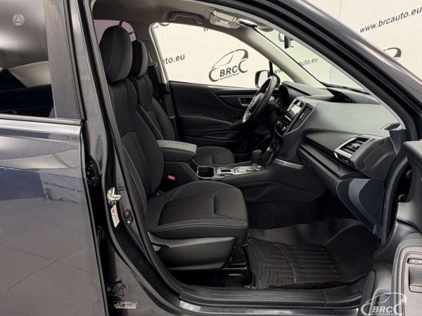 Grey Subaru Forester 2019 in Vilnius, with an engine capacity of 2.50 L and mileage of 151 thousand km for 13900 €, photo 5 on AUTOMOTO.COM.LV