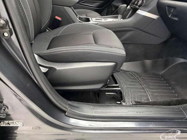 Grey Subaru Forester 2019 in Vilnius, with an engine capacity of 2.50 L and mileage of 151 thousand km for 13900 €, photo 7 on AUTOMOTO.COM.LV