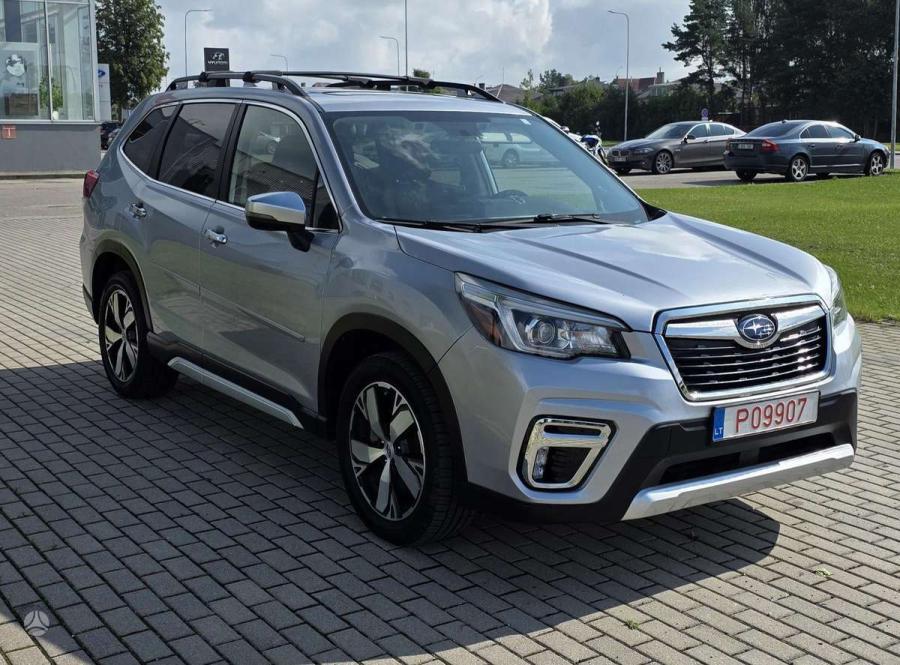 Grey Subaru Forester 2019 in Siauliai, with an engine capacity of 2.50 L and mileage of 48 thousand km for 16900 €, photo 6 on AUTOMOTO.COM.LV