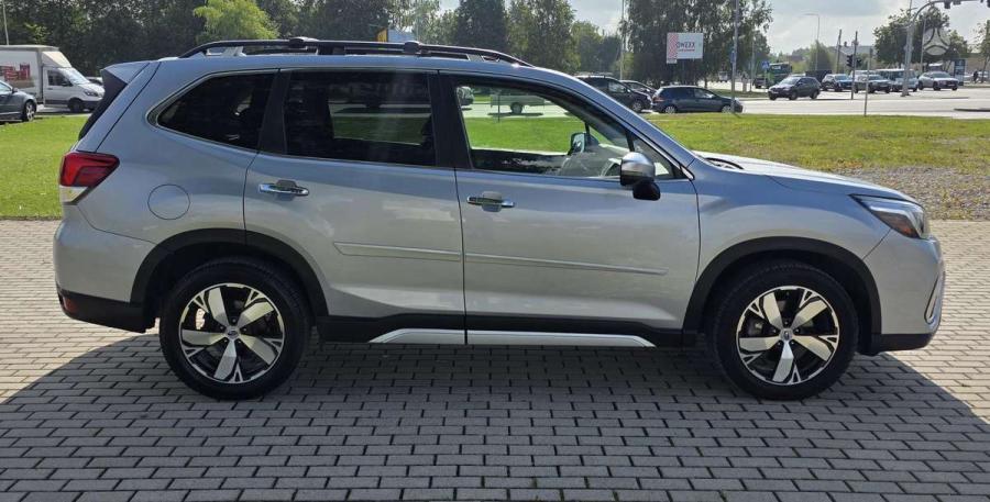Grey Subaru Forester 2019 in Siauliai, with an engine capacity of 2.50 L and mileage of 48 thousand km for 16900 €, photo 7 on AUTOMOTO.COM.LV