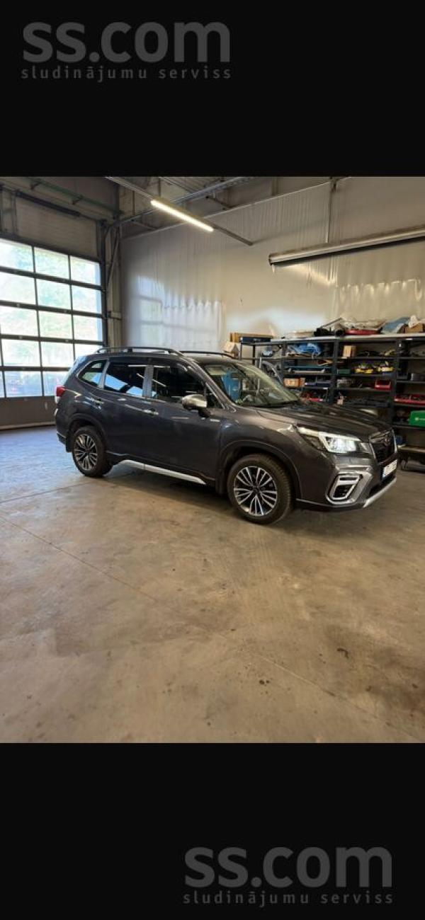 Grey Subaru Forester 2020 in Riga, with an engine capacity of 2.00 L and mileage of 112 thousand km for 21800 €, photo 1 on AUTOMOTO.COM.LV