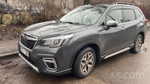 Grey Subaru Forester 2020 in Riga, with an engine capacity of 2.00 L and mileage of 112 thousand km for 21800 €, photo 4 on AUTOMOTO.COM.LV