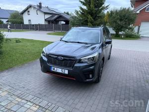 Pelēks Subaru Forester 2020 Rīga, ar dzinēja tilpumu 2.50 L un nobraukumu 77 tūkst. km par 18900 €, foto  vietnē AUTOMOTO.COM.LV