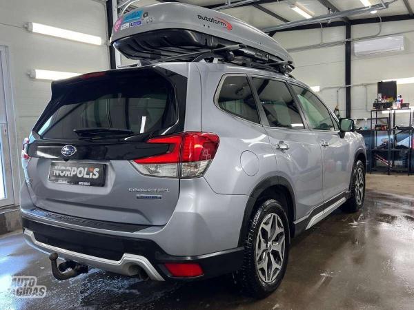 Grey Subaru Forester 2020 in Vilnius, with an engine capacity of 2.00 L and mileage of 163 thousand km for 23474 €, photo 5 on AUTOMOTO.COM.LV