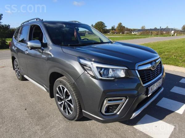 Grey Subaru Forester 2020 in Riga, with an engine capacity of 2.00 L and mileage of 100 thousand km for 21900 €, photo 1 on AUTOMOTO.COM.LV