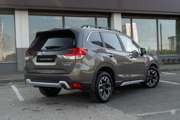 Grey Subaru Forester 2021 in Vilnius, with an engine capacity of 2.00 L and mileage of 43 thousand km for 22000 €, photo 4 on AUTOMOTO.COM.LV