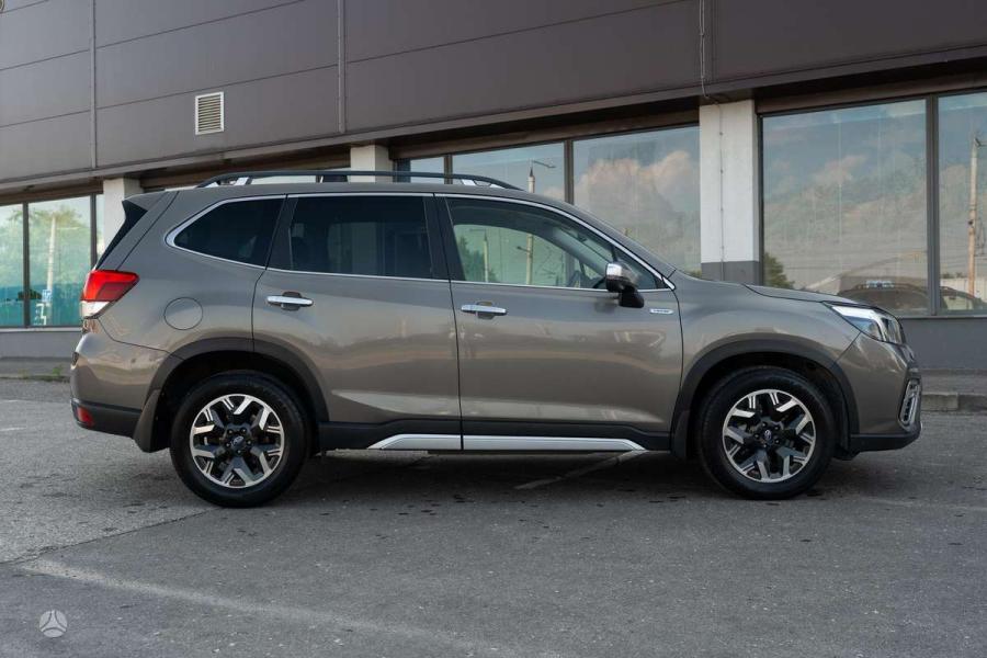 Pelēks Subaru Forester 2021 Viļņa, ar dzinēja tilpumu 2.00 L un nobraukumu 43 tūkst. km par 22000 €, foto 6 vietnē AUTOMOTO.COM.LV