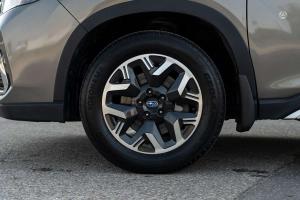 Pelēks Subaru Forester 2021 Viļņa, ar dzinēja tilpumu 2.00 L un nobraukumu 43 tūkst. km par 22000 €, foto 8 vietnē AUTOMOTO.COM.LV