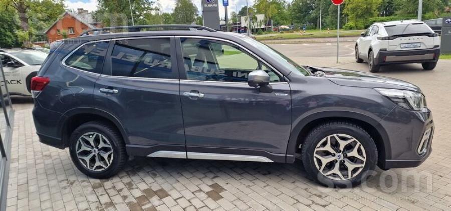 Grey Subaru Forester 2021 in Riga, with an engine capacity of 2.00 L and mileage of 252 thousand km for 14900 €, photo 4 on AUTOMOTO.COM.LV