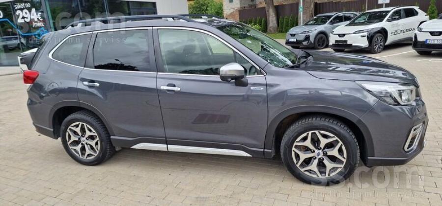 Grey Subaru Forester 2021 in Riga, with an engine capacity of 2.00 L and mileage of 252 thousand km for 14900 €, photo 5 on AUTOMOTO.COM.LV