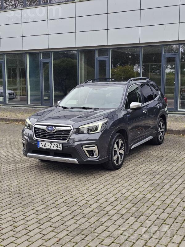 Grey Subaru Forester 2021 in Jurmala, with an engine capacity of 2.00 L and mileage of 177 thousand km for 19500 €, photo 3 on AUTOMOTO.COM.LV