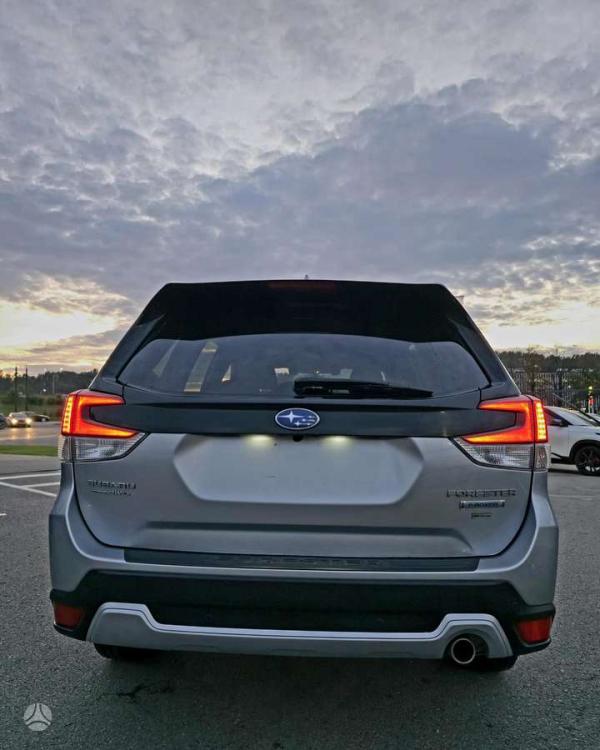 Pelēks Subaru Forester 2021 Viļņa, ar dzinēja tilpumu 2.00 L un nobraukumu 92 tūkst. km par 23700 €, foto 4 vietnē AUTOMOTO.COM.LV