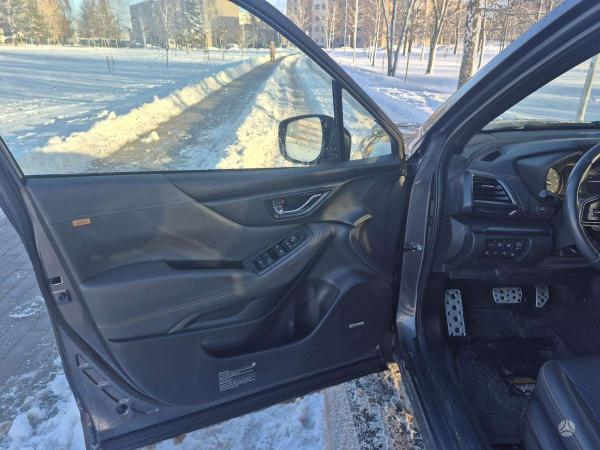 Grey Subaru Forester 2022 in Telschi, with an engine capacity of 2.50 L and mileage of 140 thousand km for 21500 €, photo 8 on AUTOMOTO.COM.LV