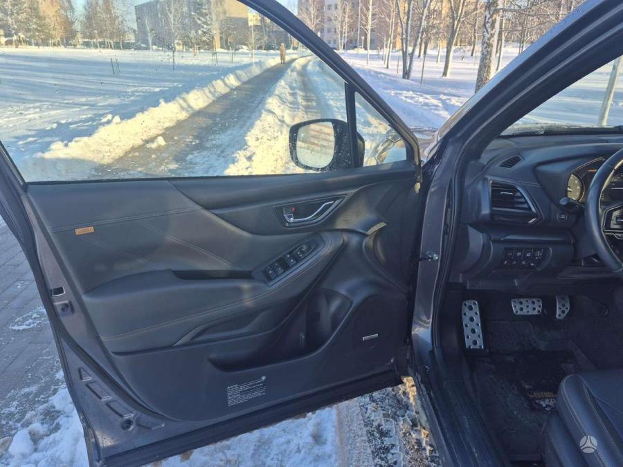 Grey Subaru Forester 2022 in Telschi, with an engine capacity of 2.50 L and mileage of 140 thousand km for 21500 €, photo 8 on AUTOMOTO.COM.LV