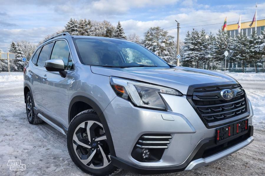 Pelēks Subaru Forester 2022 Tauragė, ar dzinēja tilpumu 2.50 L un nobraukumu 30 tūkst. km par 22450 €, foto 1 vietnē AUTOMOTO.COM.LV