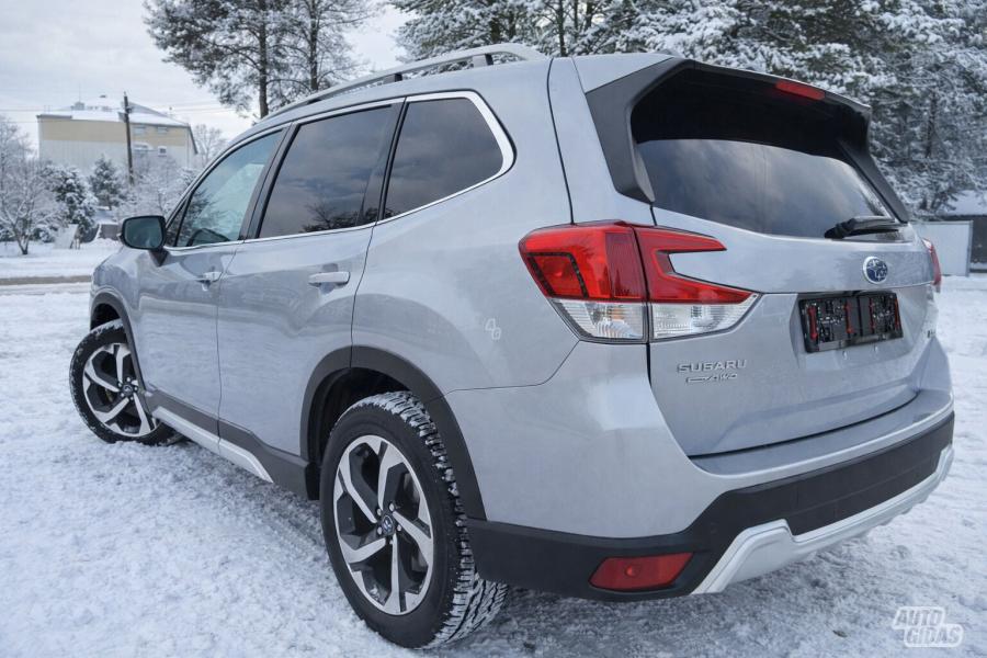 Pelēks Subaru Forester 2022 Tauragė, ar dzinēja tilpumu 2.50 L un nobraukumu 30 tūkst. km par 22450 €, foto 4 vietnē AUTOMOTO.COM.LV