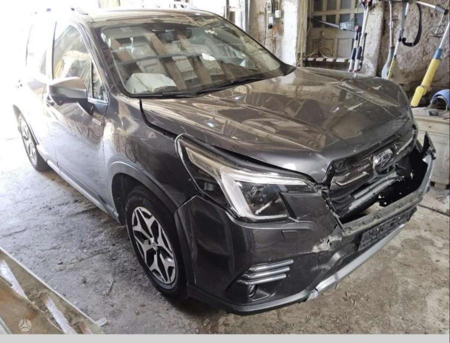 Pelēks Subaru Forester 2022 Viļņa, ar dzinēja tilpumu 2.00 L un nobraukumu 74 tūkst. km par 17900 €, foto 1 vietnē AUTOMOTO.COM.LV