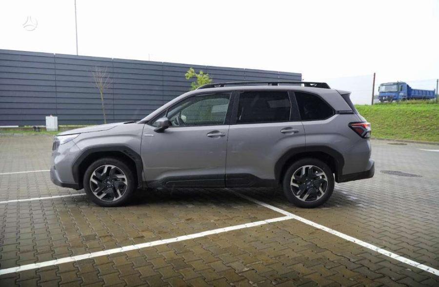 Grey Subaru Forester 2024 in Vilnius, with an engine capacity of 2.00 L and mileage of 7 thousand km for 29900 €, photo 8 on AUTOMOTO.COM.LV